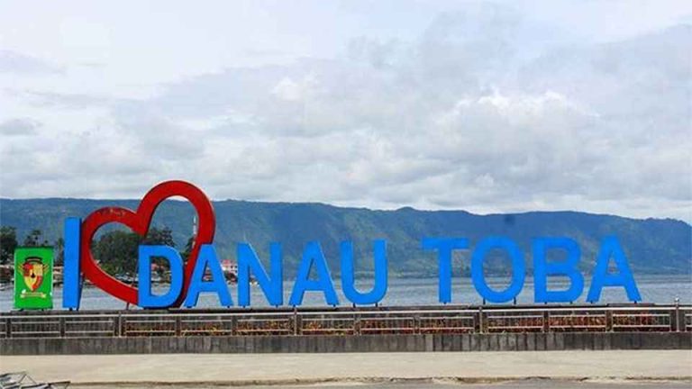 Keindahan Danau Toba Tak Terbantahkan